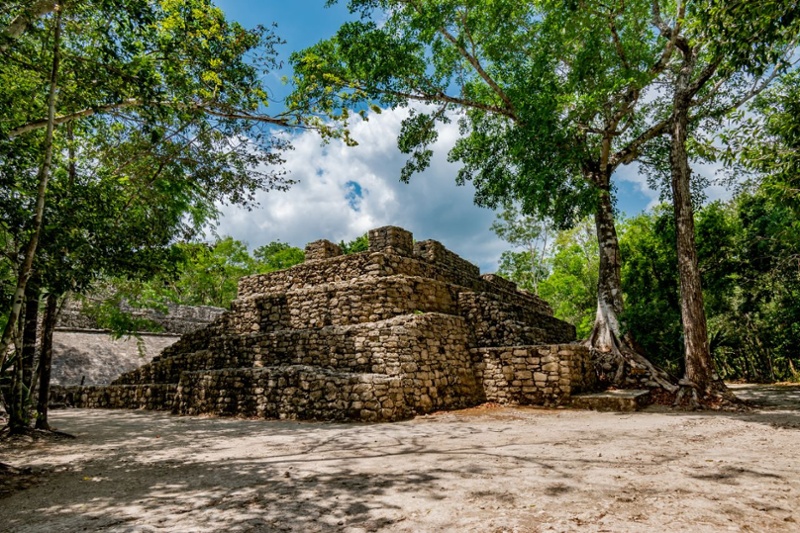 Guía Completa de la Zona Arqueológica de Cobá: Tours, Entradas y Consejos